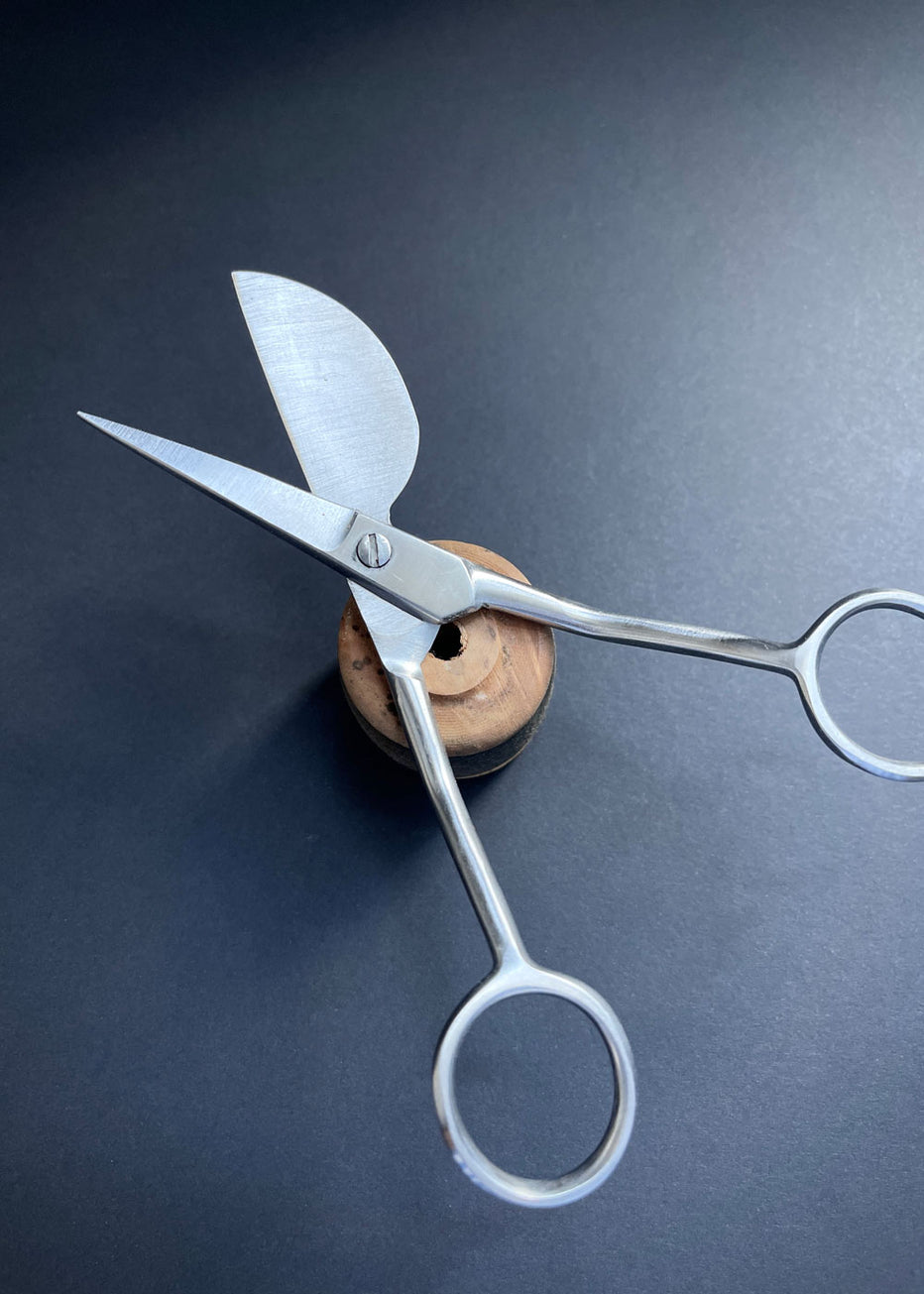 *Applique Duckbill Scissors – Miss Maude