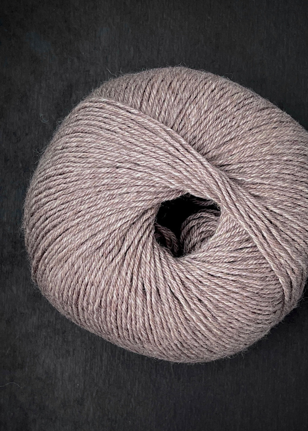 Sesia Yarn. Mistral Merino 4ply. 1621 – Miss Maude